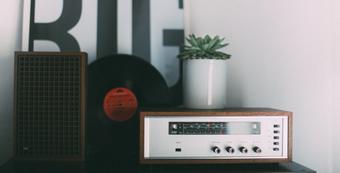 Popular Types of Radio Programs - RadioKing Blog