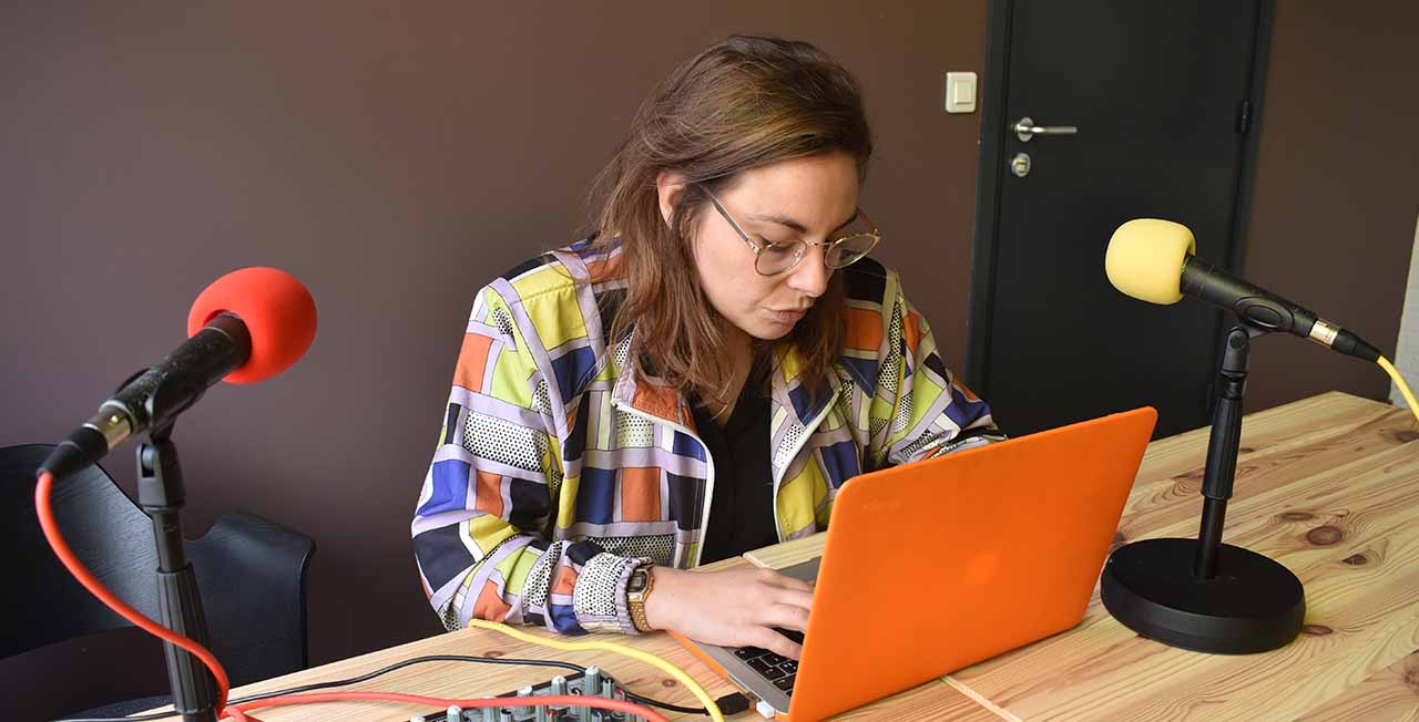 How to broadcast your podcast live? - RadioKing Blog