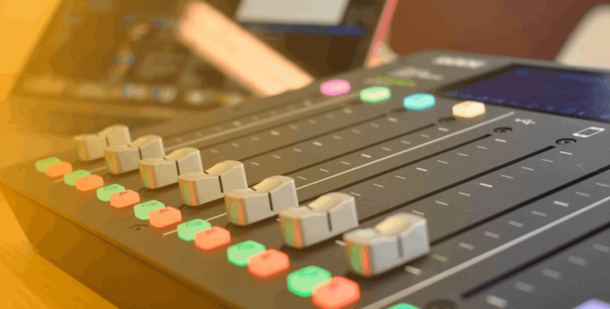 Broadcast live with the RodeCaster Pro, MIXXX and BUTT - RadioKing Blog